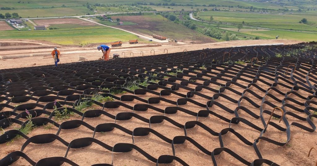 Advanced Geocell Technology for Slope Protection - Maccaferri España