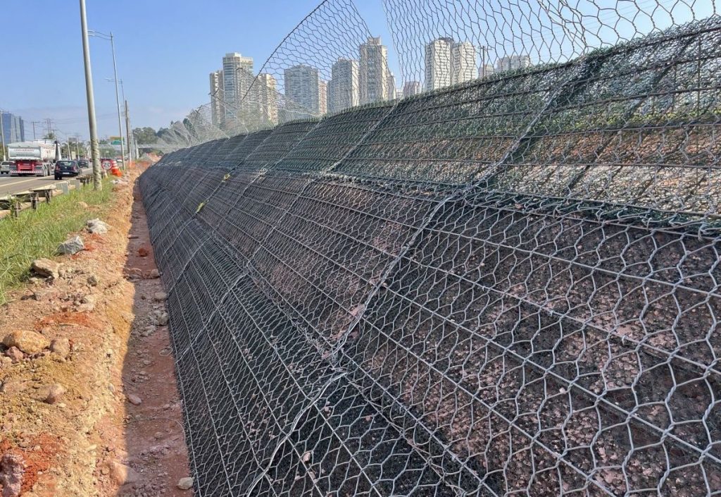 Reinforced Soil Retaining Structure and Slope Reinforcement ...