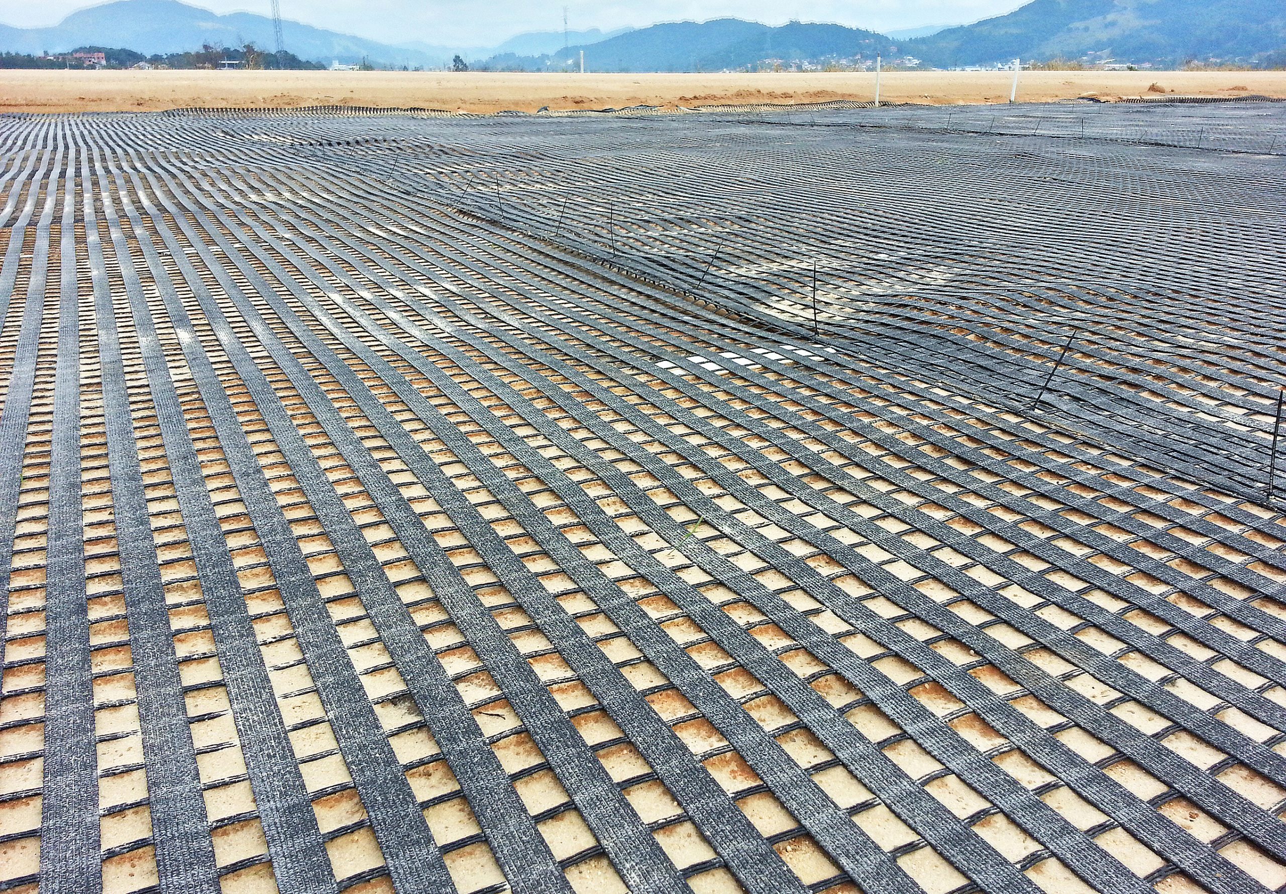 Geogrelhas de Alto Desempenho para reforço de solos - Maccaferri Portugal