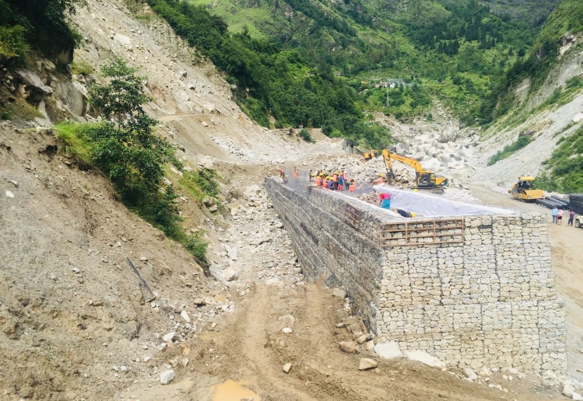 MITIGATION OF LANDSLIDE ZONE AT NH-58, LAMBAGARH - Maccaferri ...